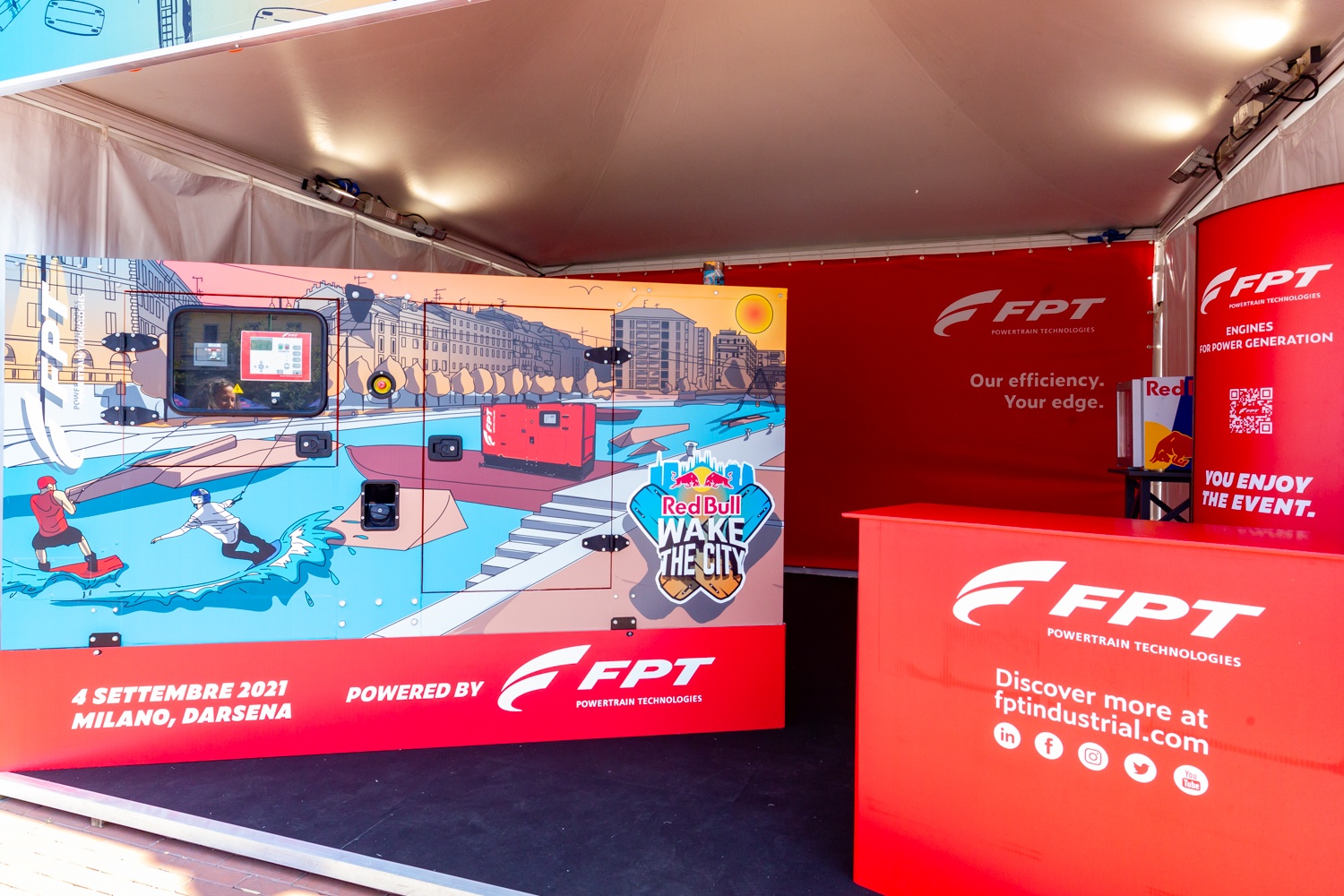 FPT Industrial and Red Bull promote wakeboard in Milan