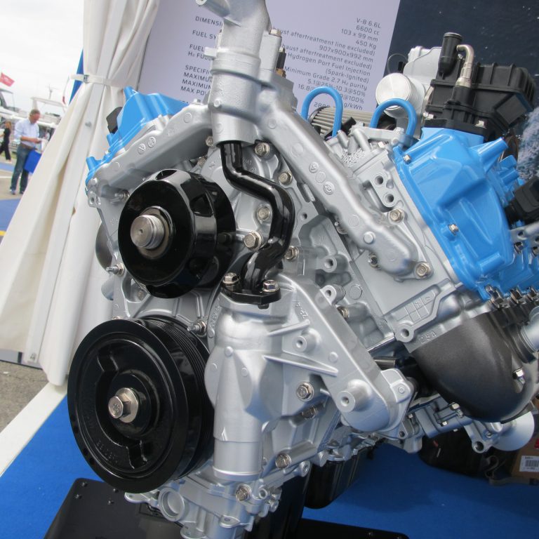 Punch Hydrocells, hydrogen and Castagnola Yacht