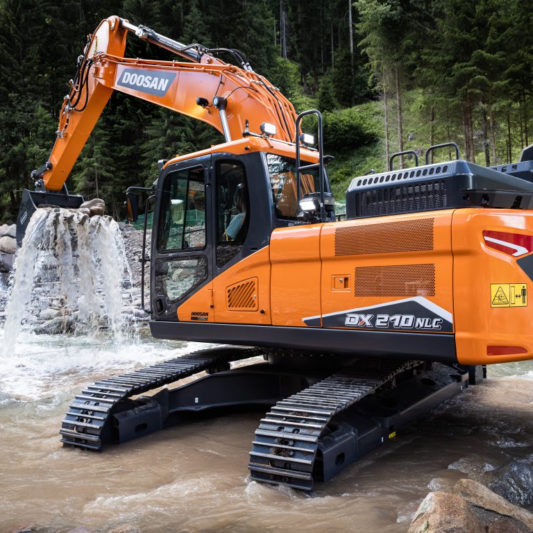 Doosan DL06 Stage V engines power DX excavators