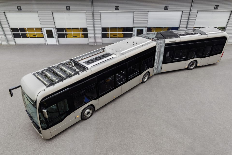 Toyota to supply its fuel cell technology for Daimler city bus