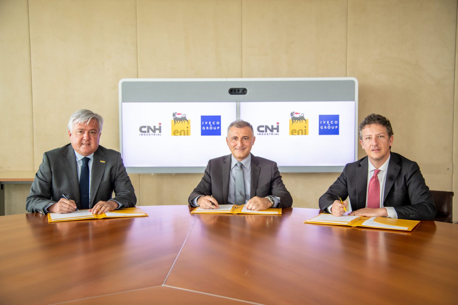 ENI IVECO and CNH Industrial signed an agreement for sustainability