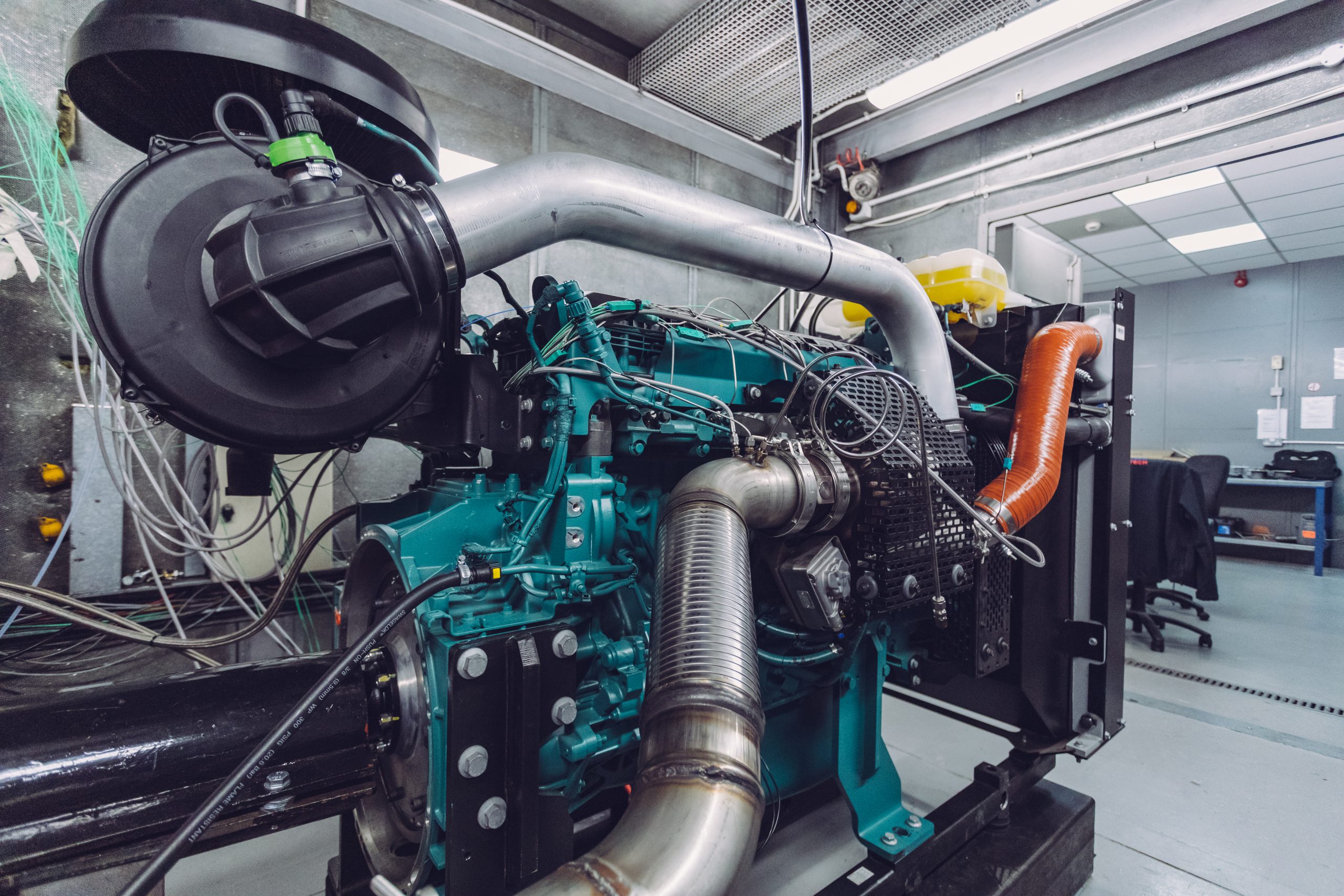 Volvo Penta & CMB.Tech partner on dual-fuel hydrogen engines