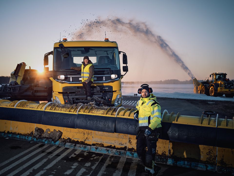 Volvo Penta D11 on Øveraasen runway sweeper - Powertrain International