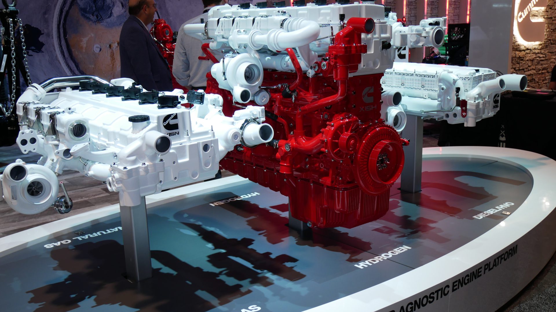 Cummins: fuel-agnostic engine at ConExpo