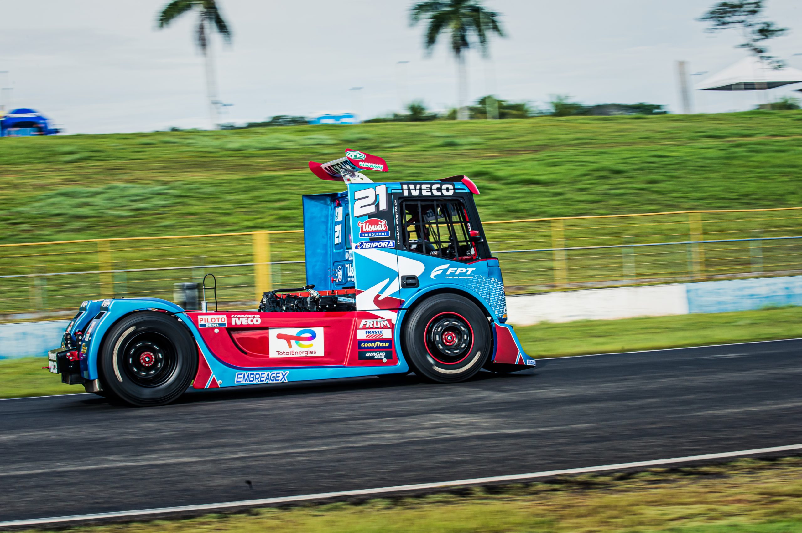 FPT Industrial takes to the track in Brazil for the Copa Truck
