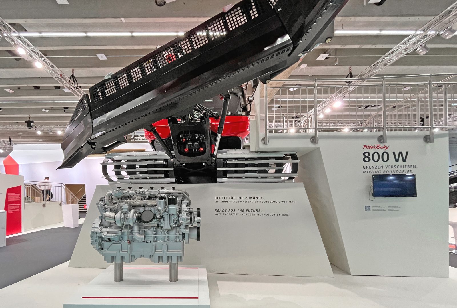 MAN Engines and the new hydrogen engine at Agritechnica - Powertrain ...