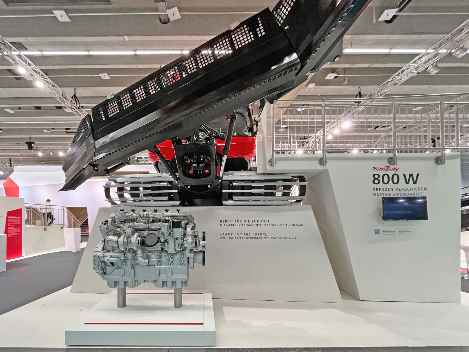 MAN Engines and the new hydrogen engine at Agritechnica - Powertrain ...