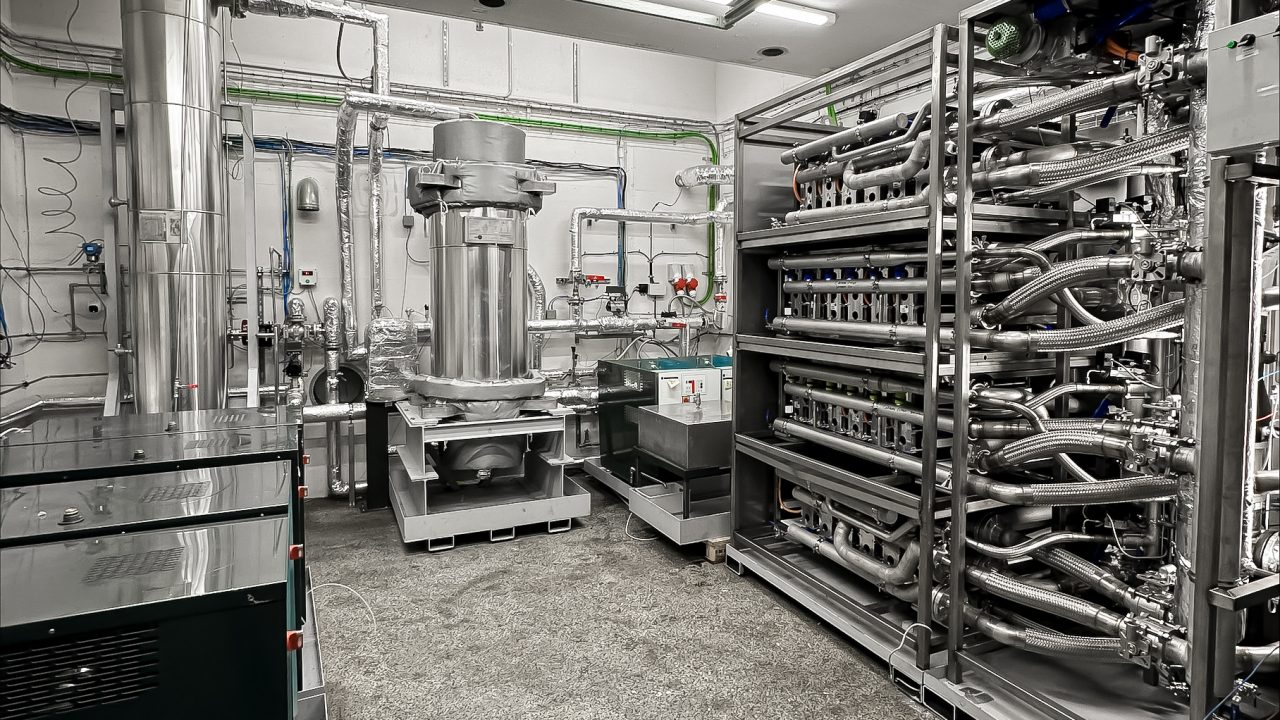 Blue World completes testing of maritime fuel cell system to run on ...