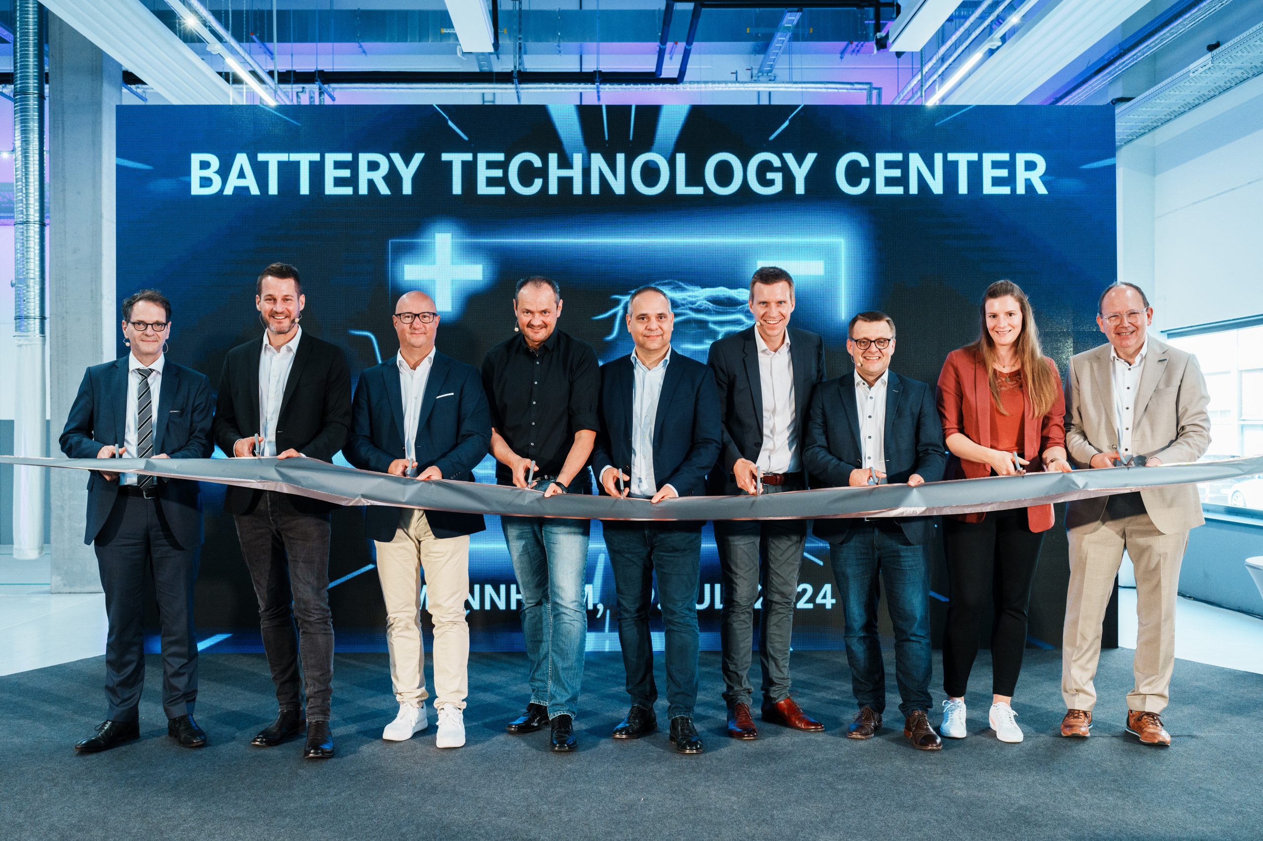 Battery Technology Center (BTC) officially opened at the Mercedes-Benz ...