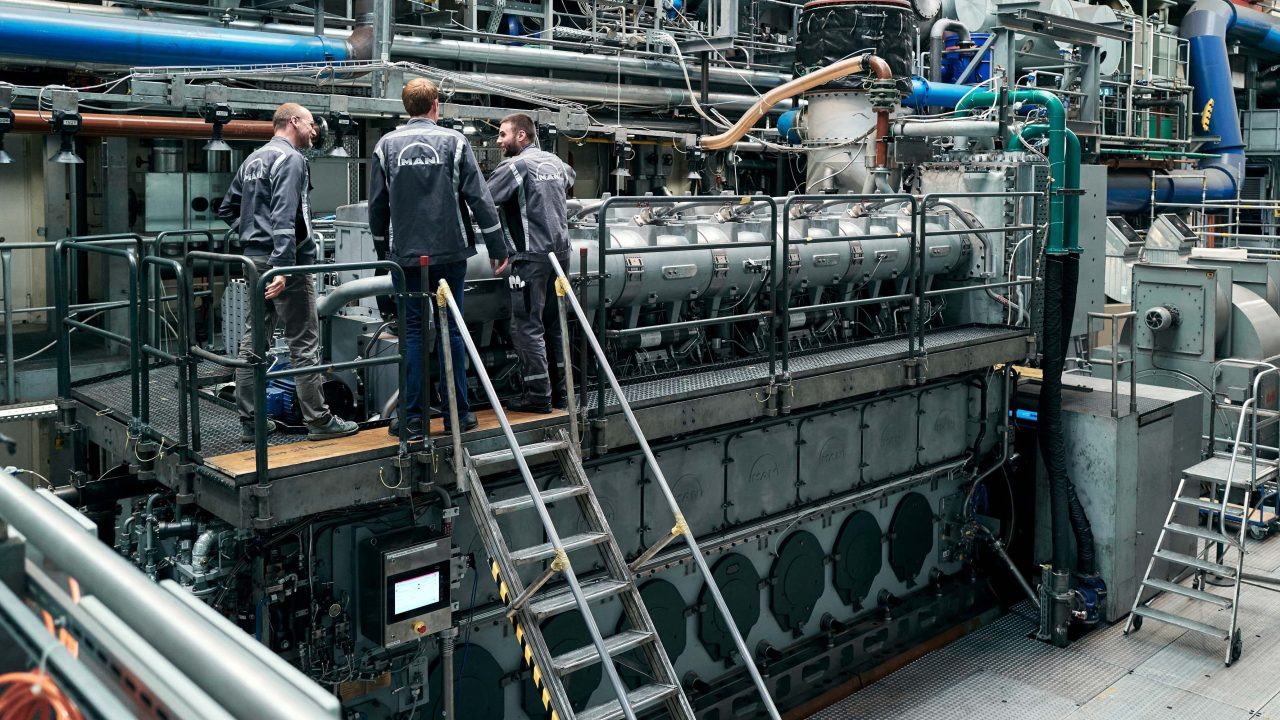 MAN PrimeServ: methanol retrofits for four-stroke MAN engines from 2025 ...