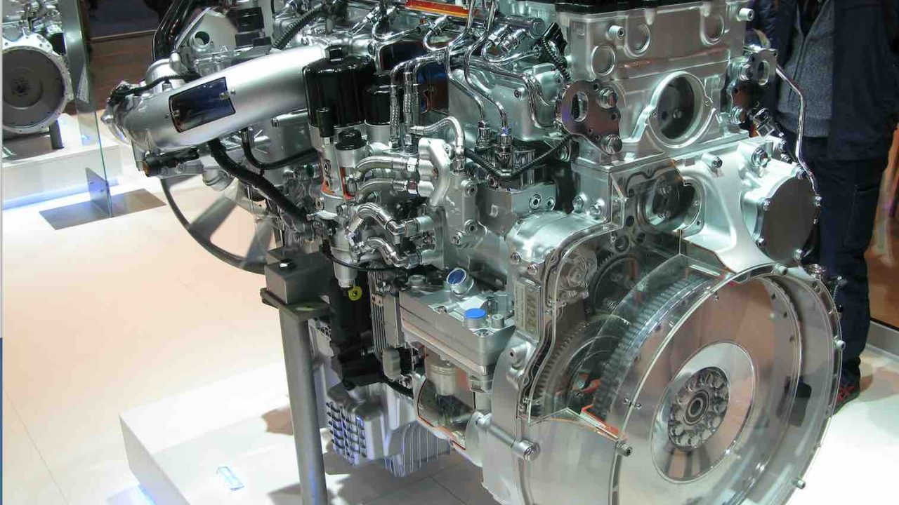 Deutz and Daimler Truck industrial engines