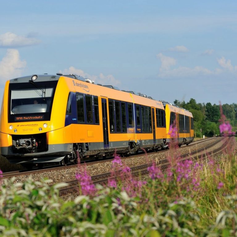 Rolls-Royce remanufactures 170 mtu rail PowerPacks for Netinera trains ...