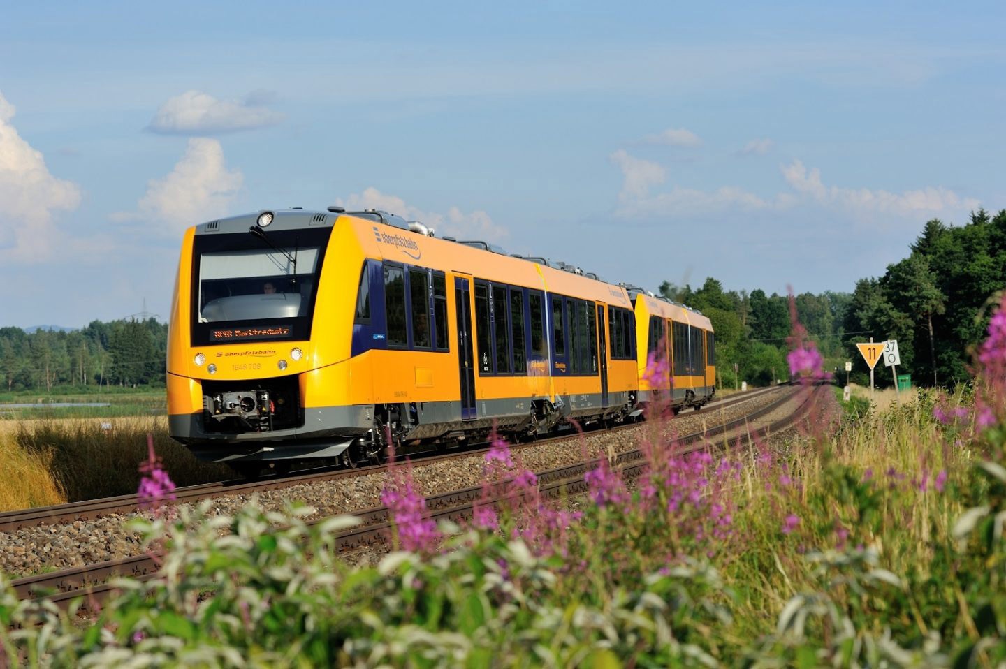 Rolls-Royce remanufactures 170 mtu rail PowerPacks for Netinera trains ...