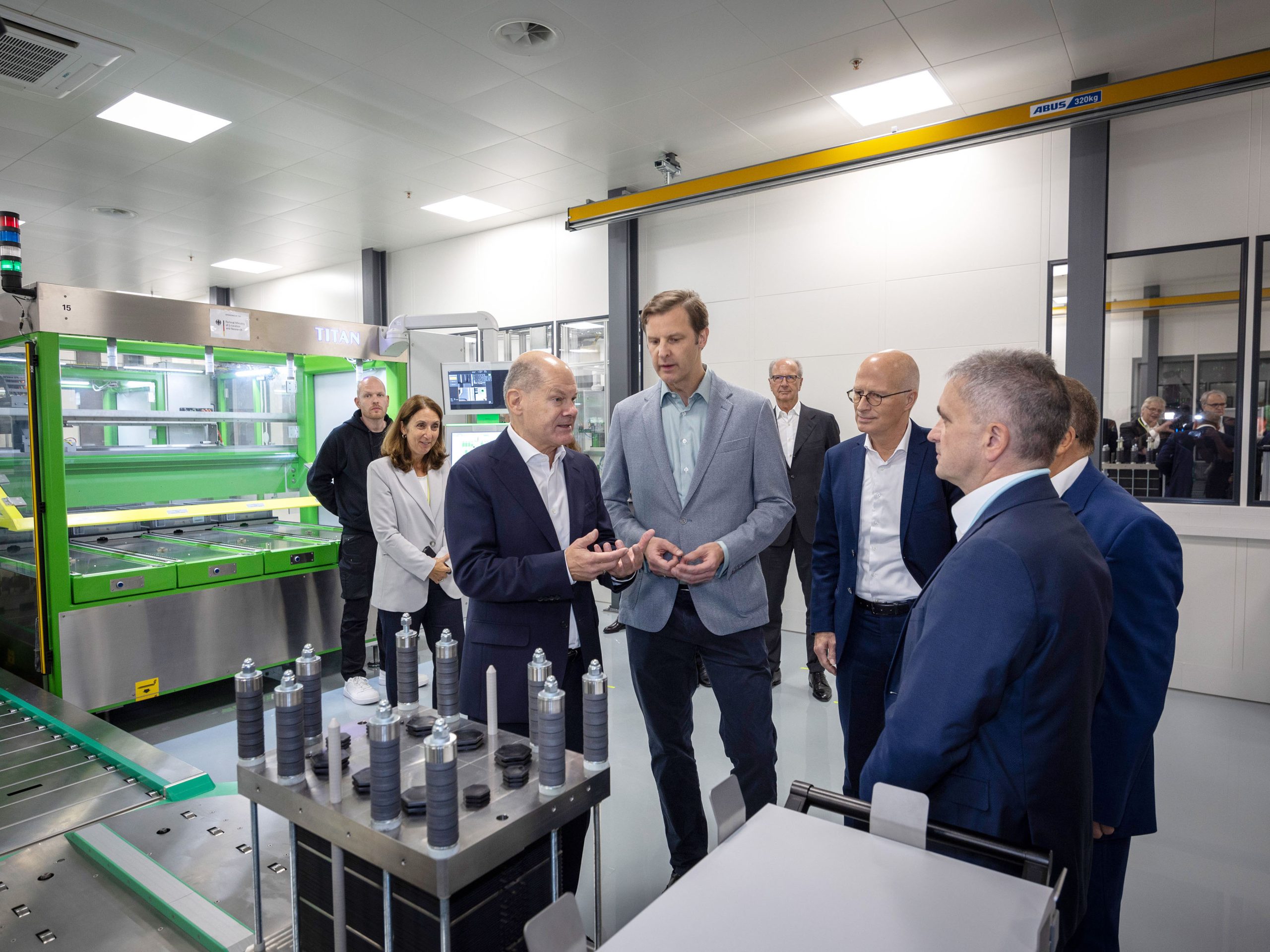 Quest One and MAN Energy Solutions open new Gigahub for green hydrogen - Powertrain International