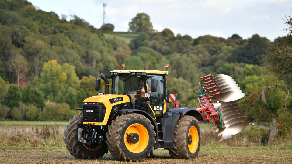 FPT Industrial and JCB, the N67 engine to power Fastrac